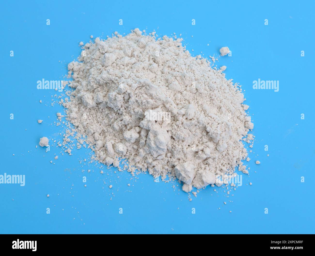 Calcium sulfate or calcium sulphate powder Stock Photo - Alamy