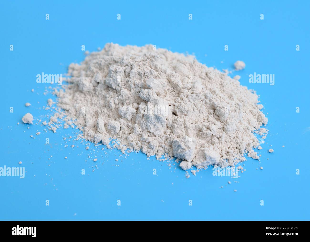 Calcium sulfate or calcium sulphate powder Stock Photo - Alamy