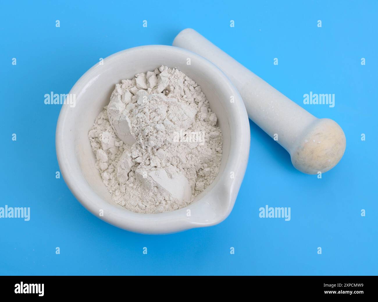 Calcium sulfate or calcium sulphate powder Stock Photo - Alamy