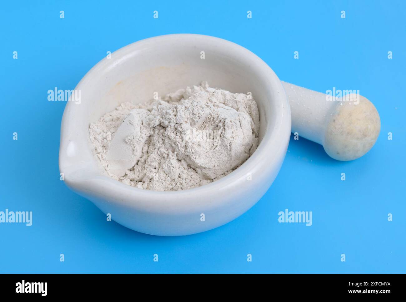 Calcium sulfate or calcium sulphate powder Stock Photo - Alamy