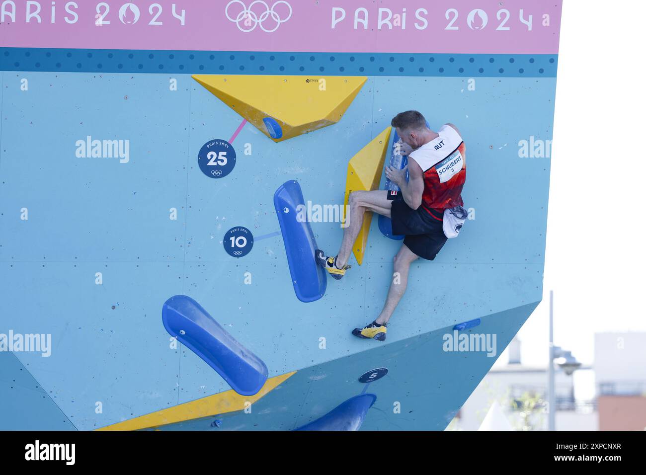 Sport Climbing Men's Boulder & Lead, Semifinal Boulder during the ...