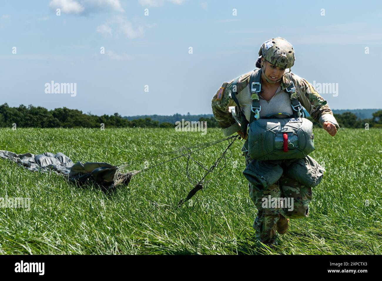 SSgt Marilyn Reyes from all-female airborne team. Team 32, Helmet 128 ...