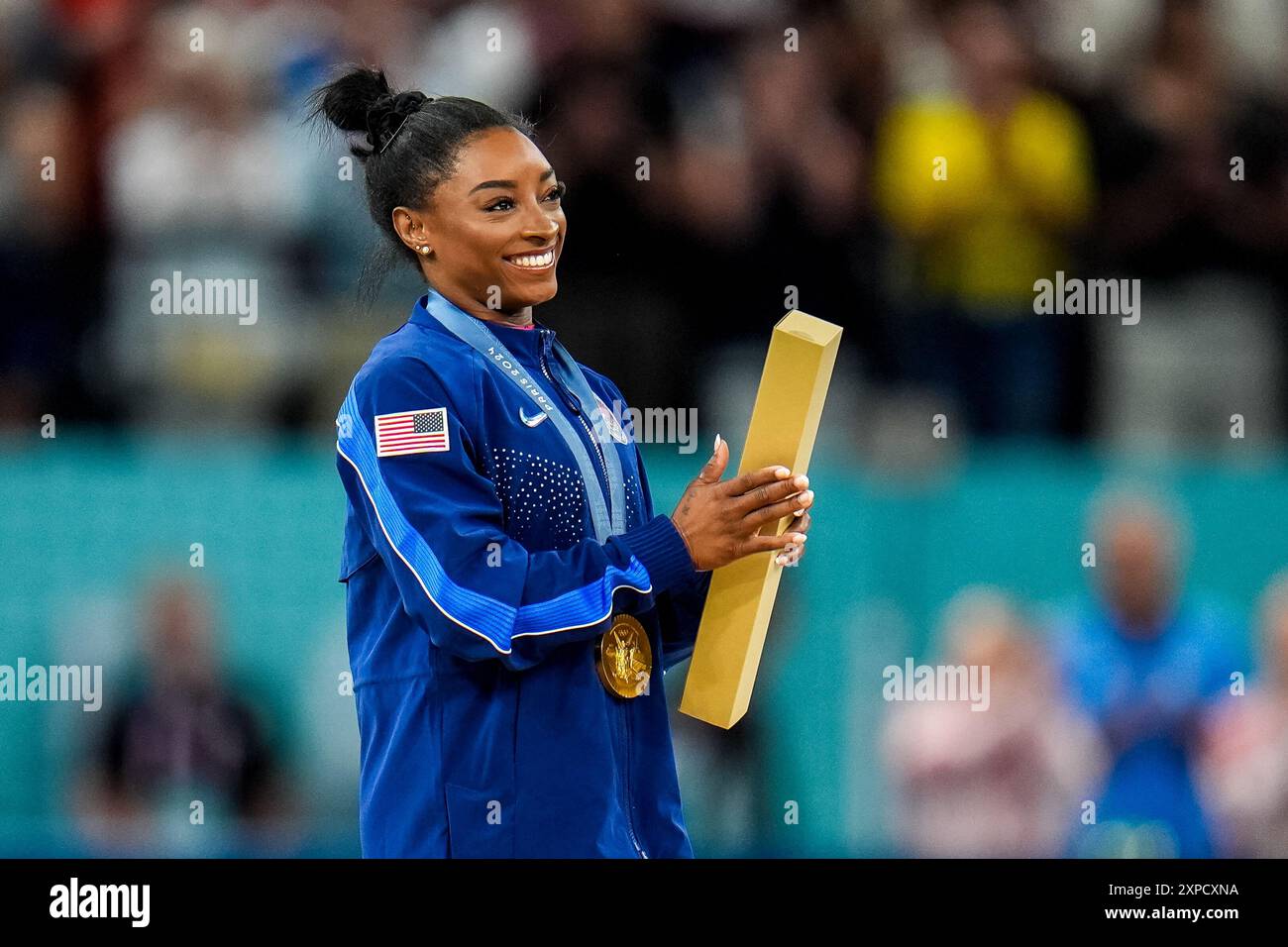 Simone biles 2024 paris gold hi-res stock photography and images - Alamy