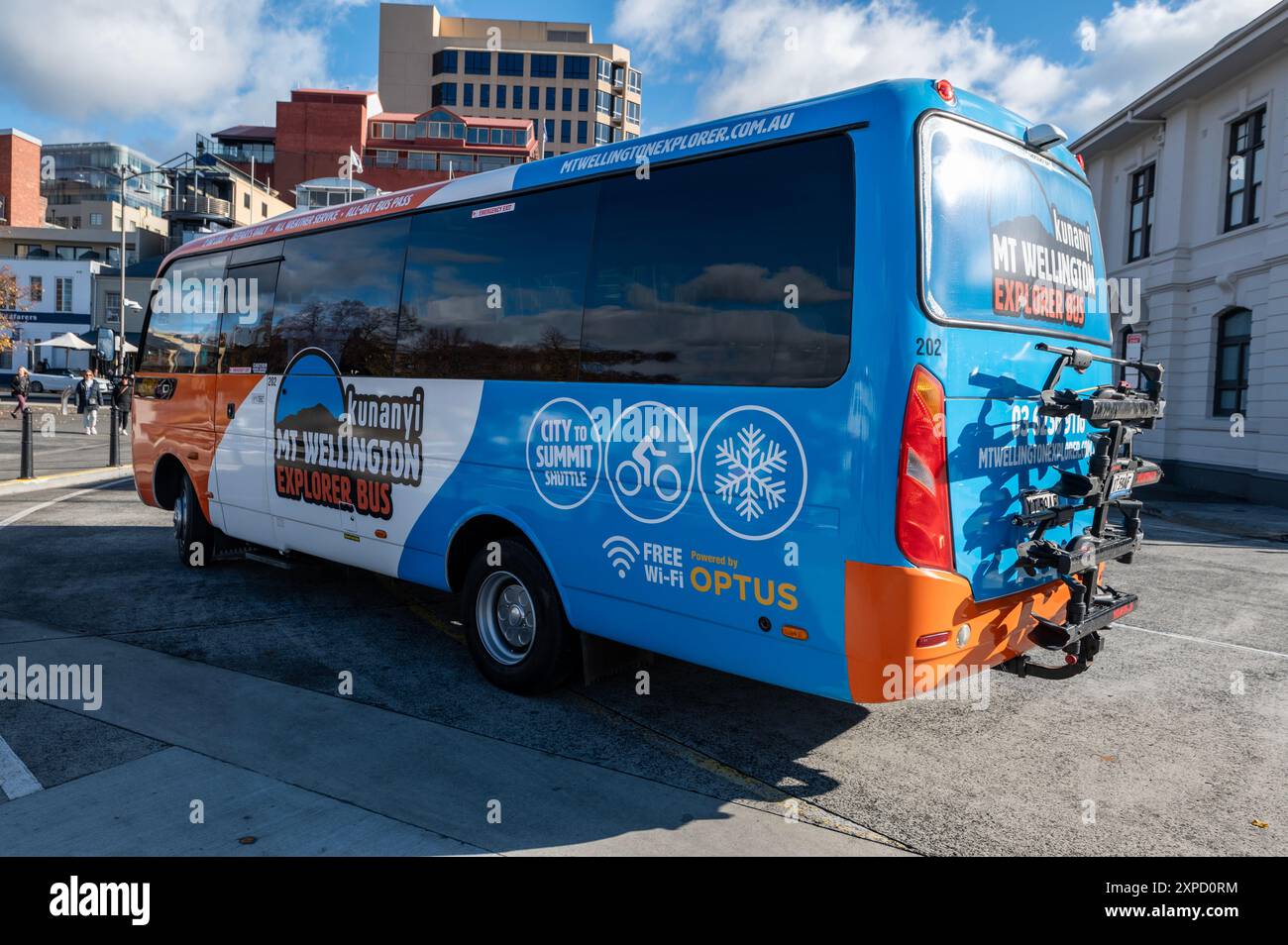 Kunanyi mt wellington explorer bus hi-res stock photography and images ...