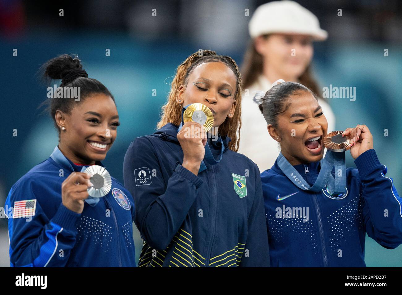 Paris, France. 05th Aug, 2024. US' Simone Biles (silver), Brazil's ...