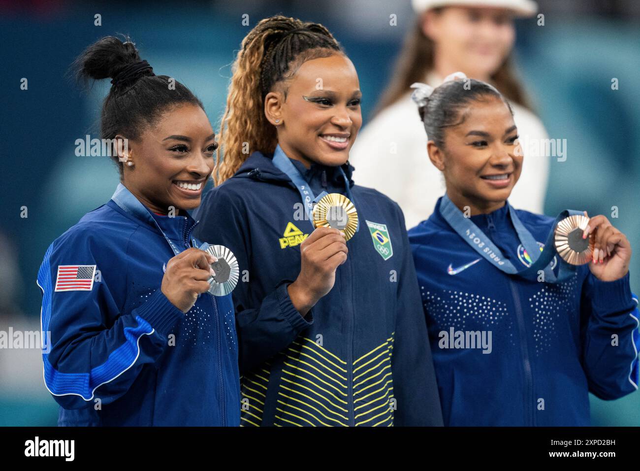 Paris, France. 05th Aug, 2024. US' Simone Biles (silver), Brazil's ...