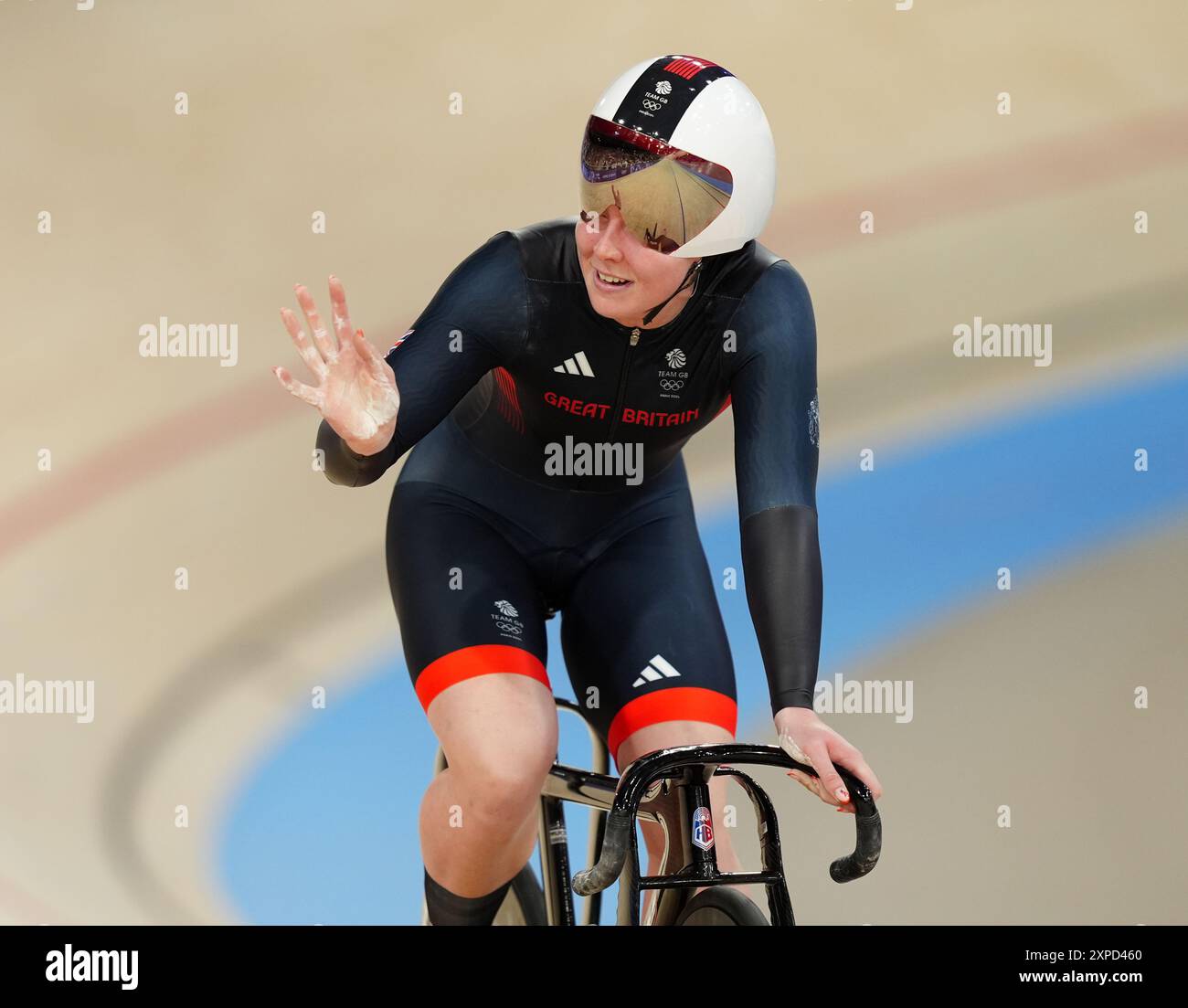 Great Britain's Emma Finucane celebrates a world record after the Women ...