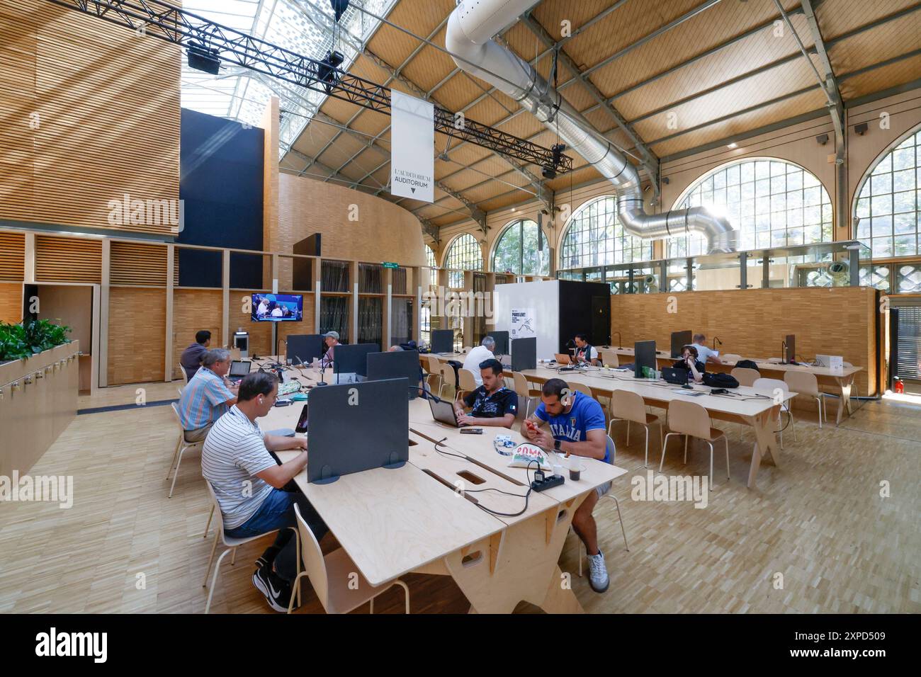 PARIS MEDIA CENTRE PARIS Stock Photo - Alamy
