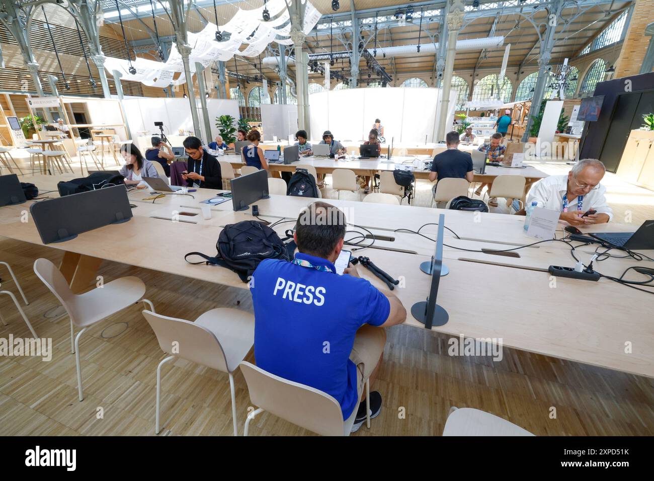 Media press centre hi-res stock photography and images - Alamy