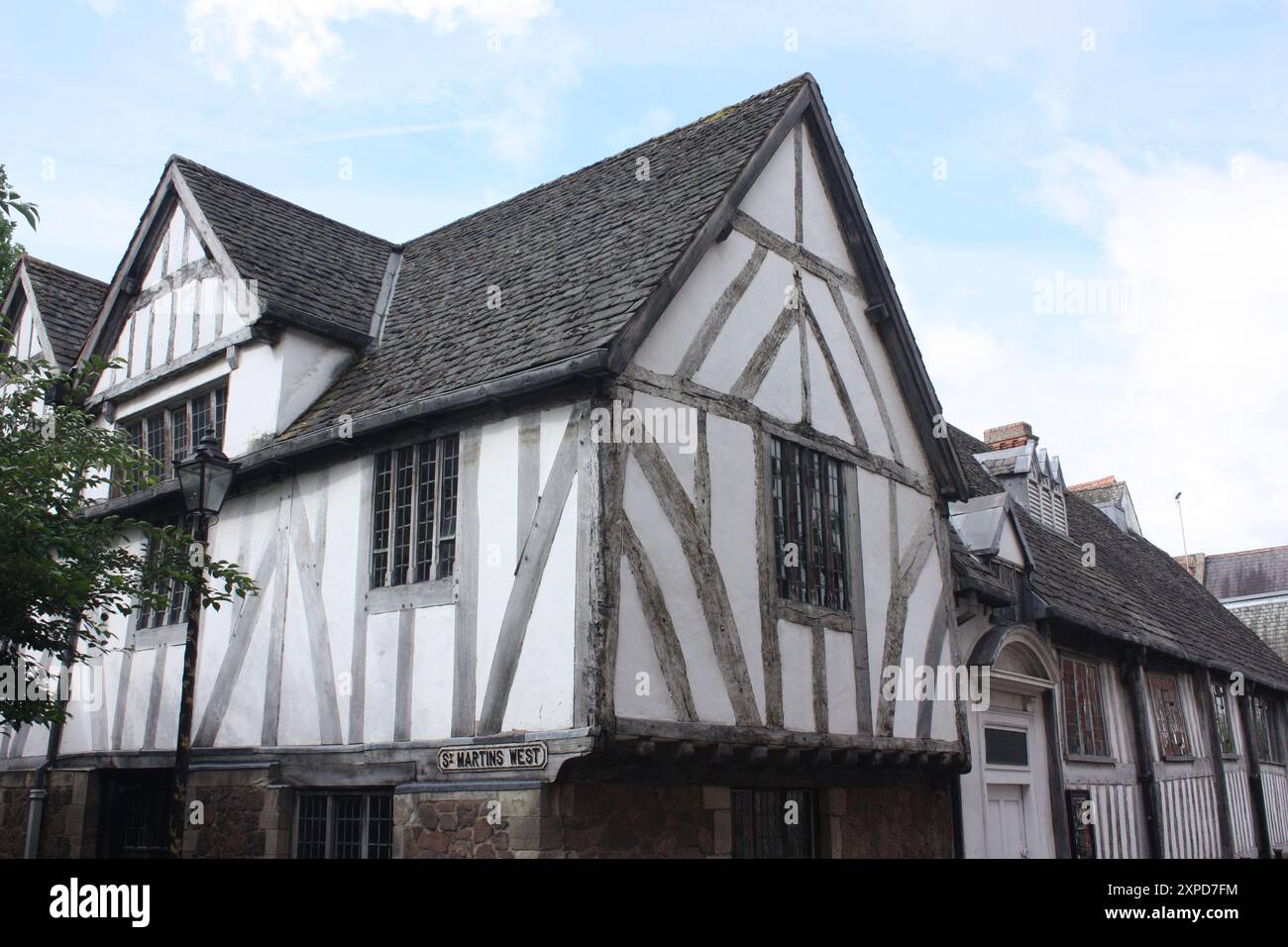 The tudor Guildhall in the centre of Leicester, England, UK Stock Photo ...