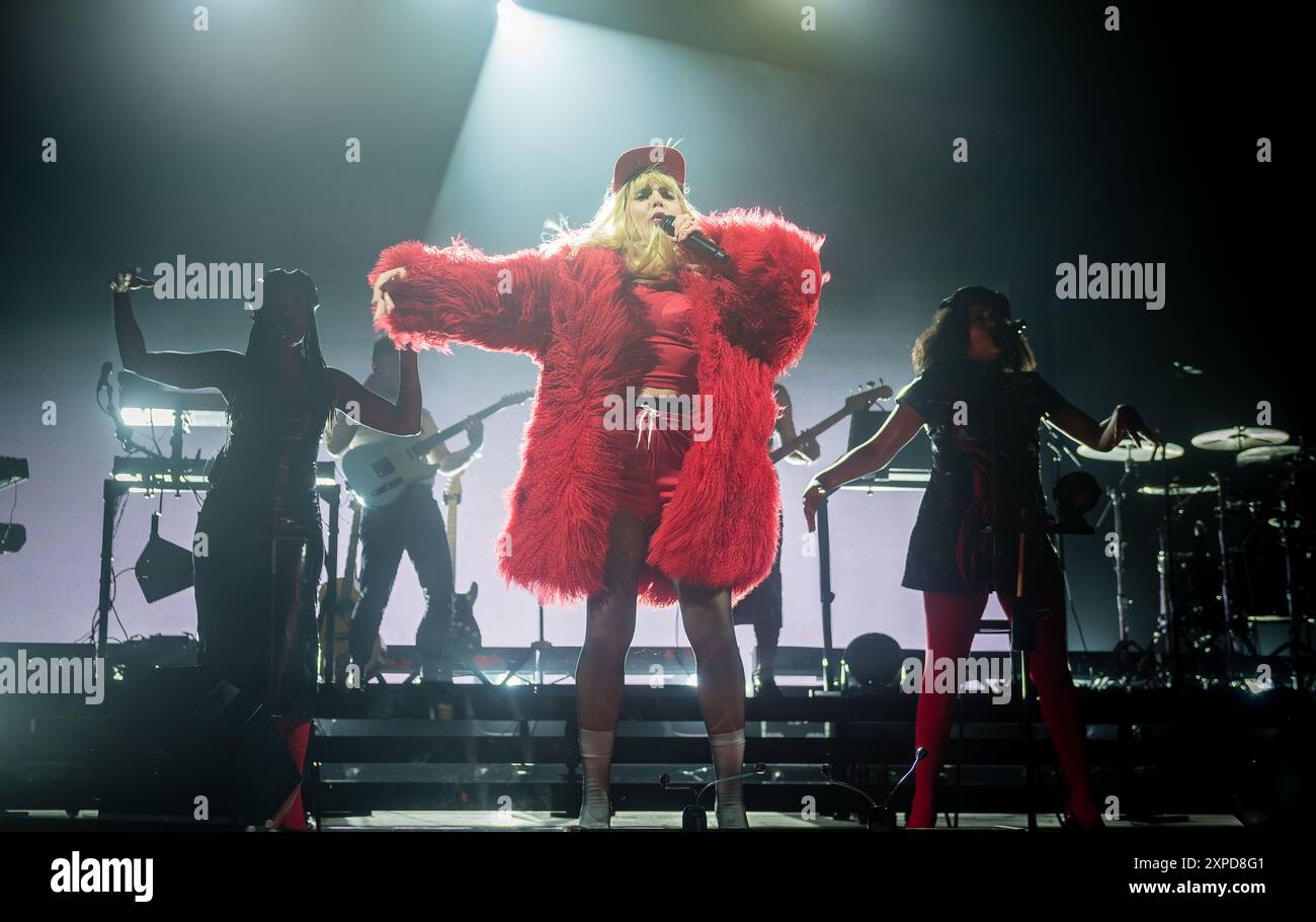 Paloma Faith headlining on the main stage at Camp Bestival 2024, Paloma ...