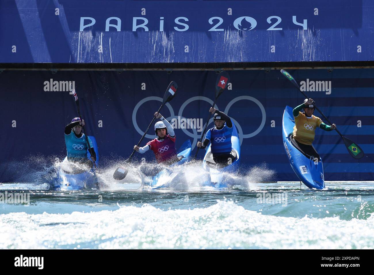 PARIS, FRANCE. 5th Aug, 2024. Kimberley Woods (left) of Team Great ...