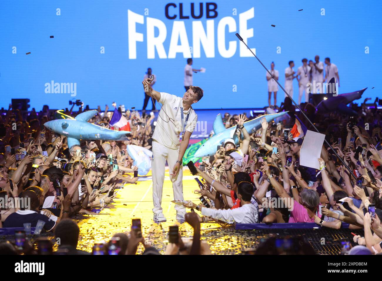 Paris, France. 05th Aug, 2024. Leon Marchand and others members of ...