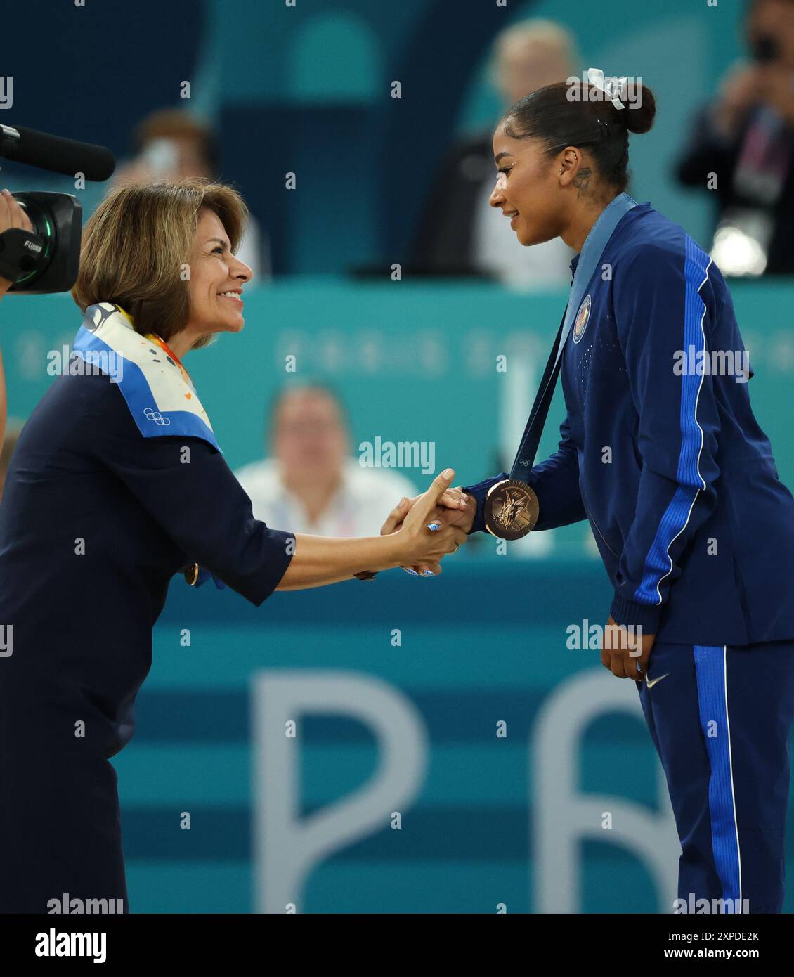 Jordan chiles olympic medal hi-res stock photography and images - Alamy