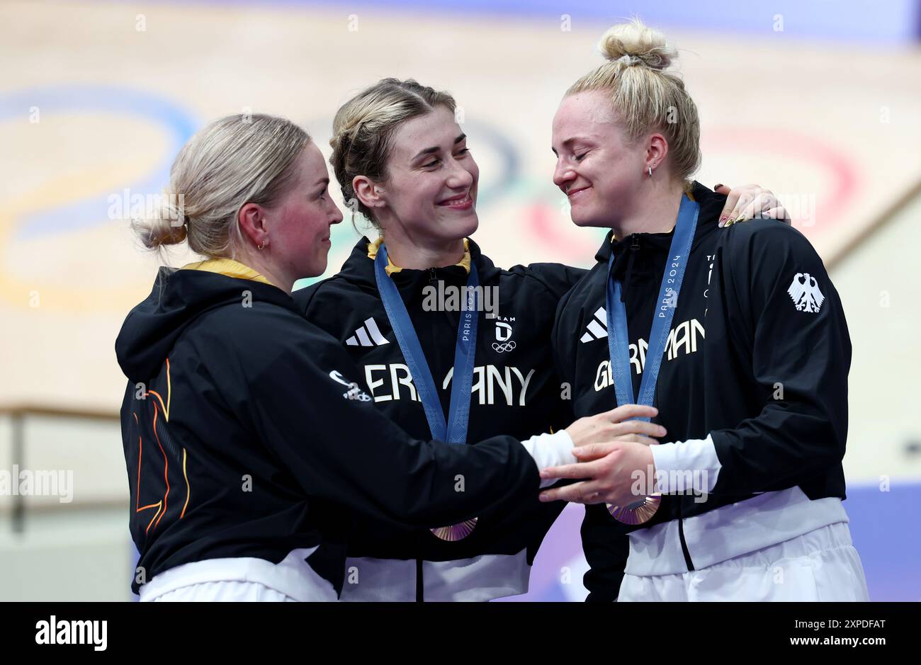 Emma hinze celebrate bronze hi-res stock photography and images - Alamy