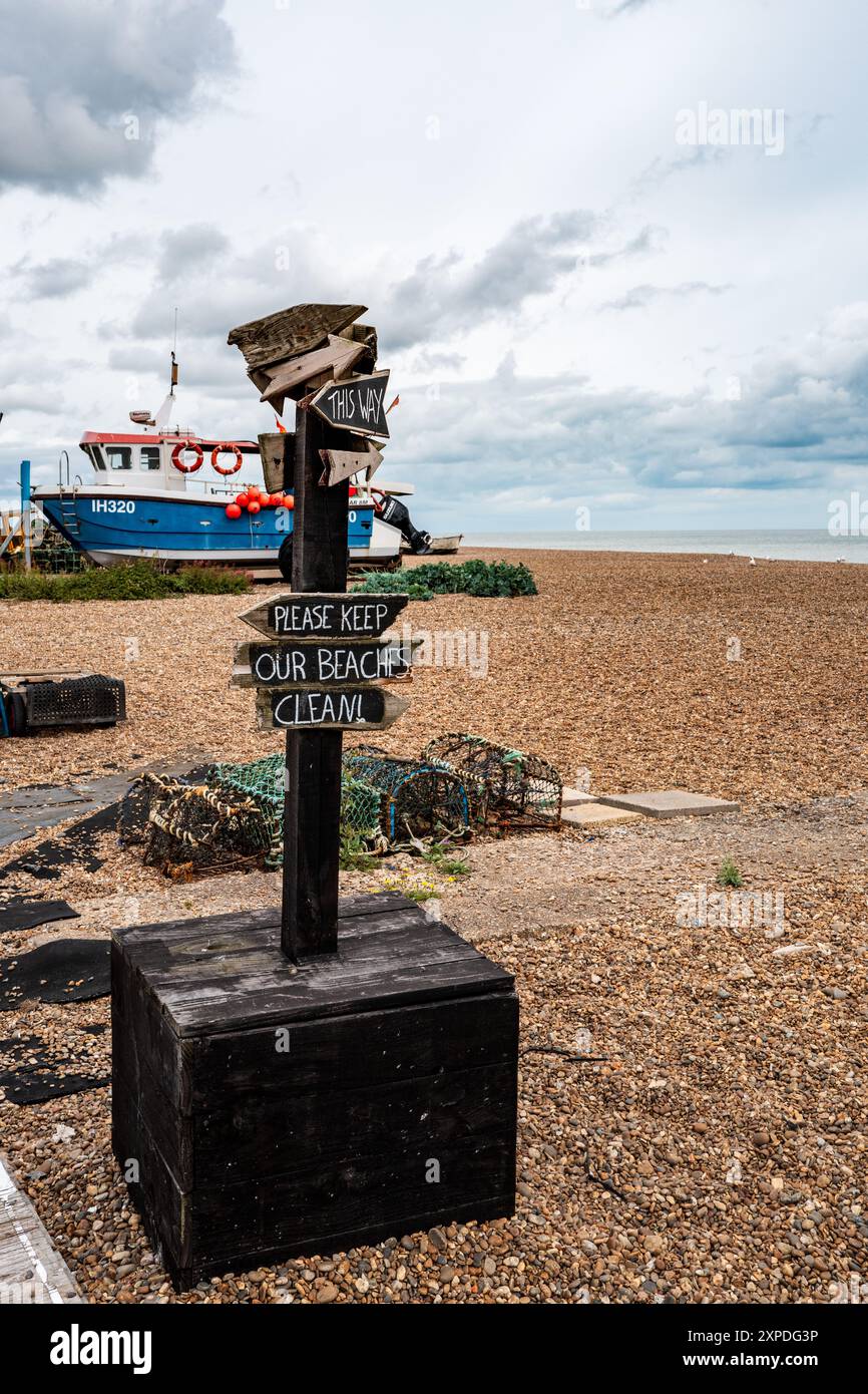 'Keep our Beach Clean' sign on Aldeburgh beach, Suffolk, England, UK ...