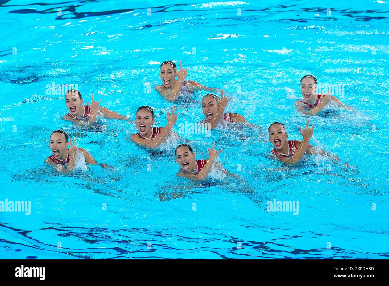 Team Mexico compete in the technical routine of artistic swimming at ...