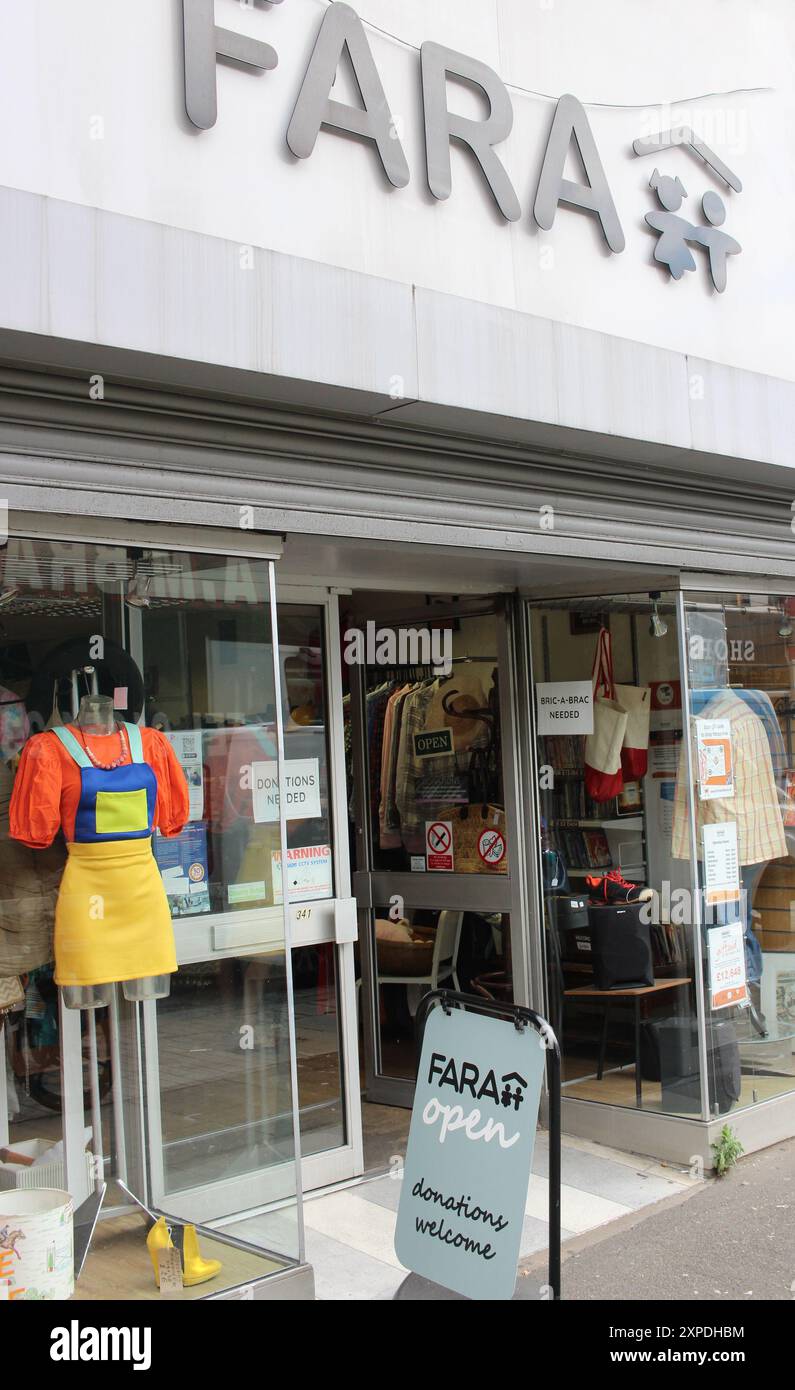 Cancer research shop london hi-res stock photography and images - Alamy