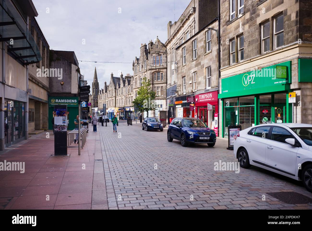 High Street and shops in the centre of Kirkcaldy, Fife, Scotland Stock ...