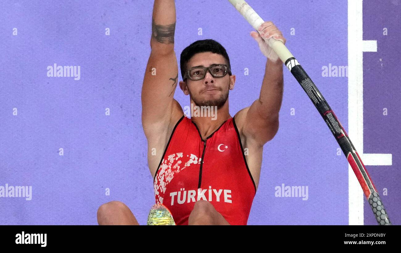 Ersu Sasma, of Turkey, competes in the men's pole vault final at the ...