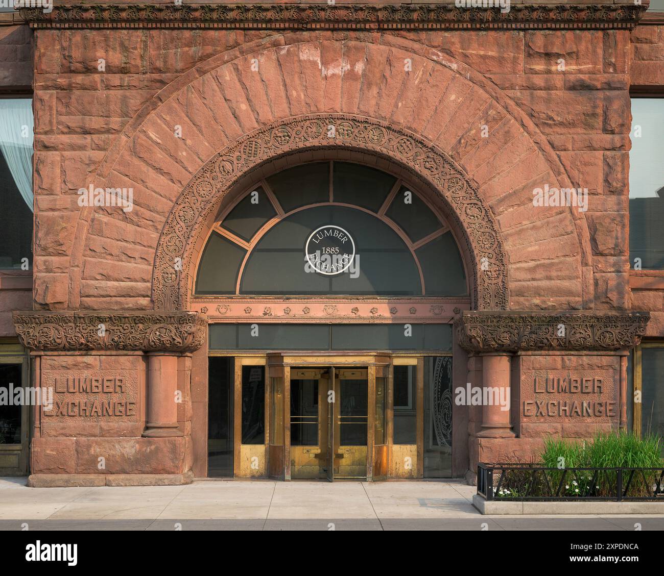 Front entrance to the historic Lumber Exchange Building on Hennepin Ave ...