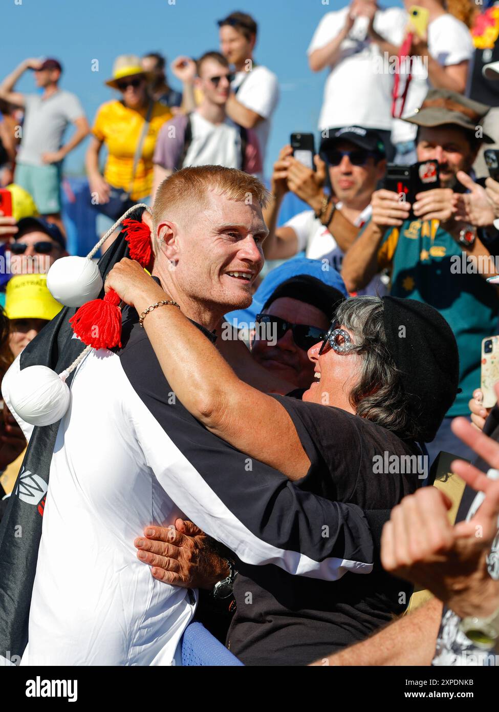 Vaires Sur Marne. 5th Aug, 2024. Finn Butcher (L, front) of New Zealand ...