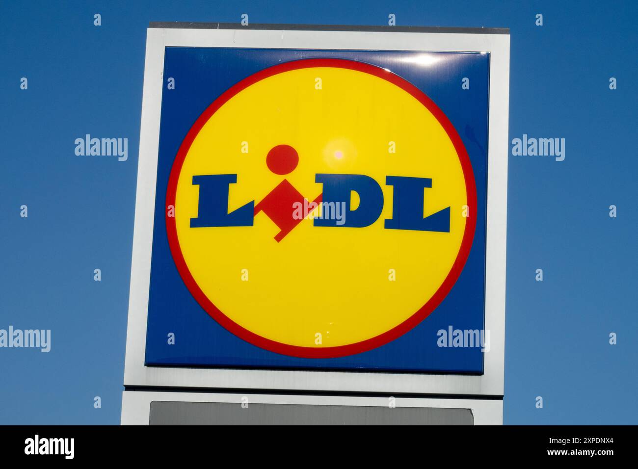 Lidl signage hi-res stock photography and images - Alamy