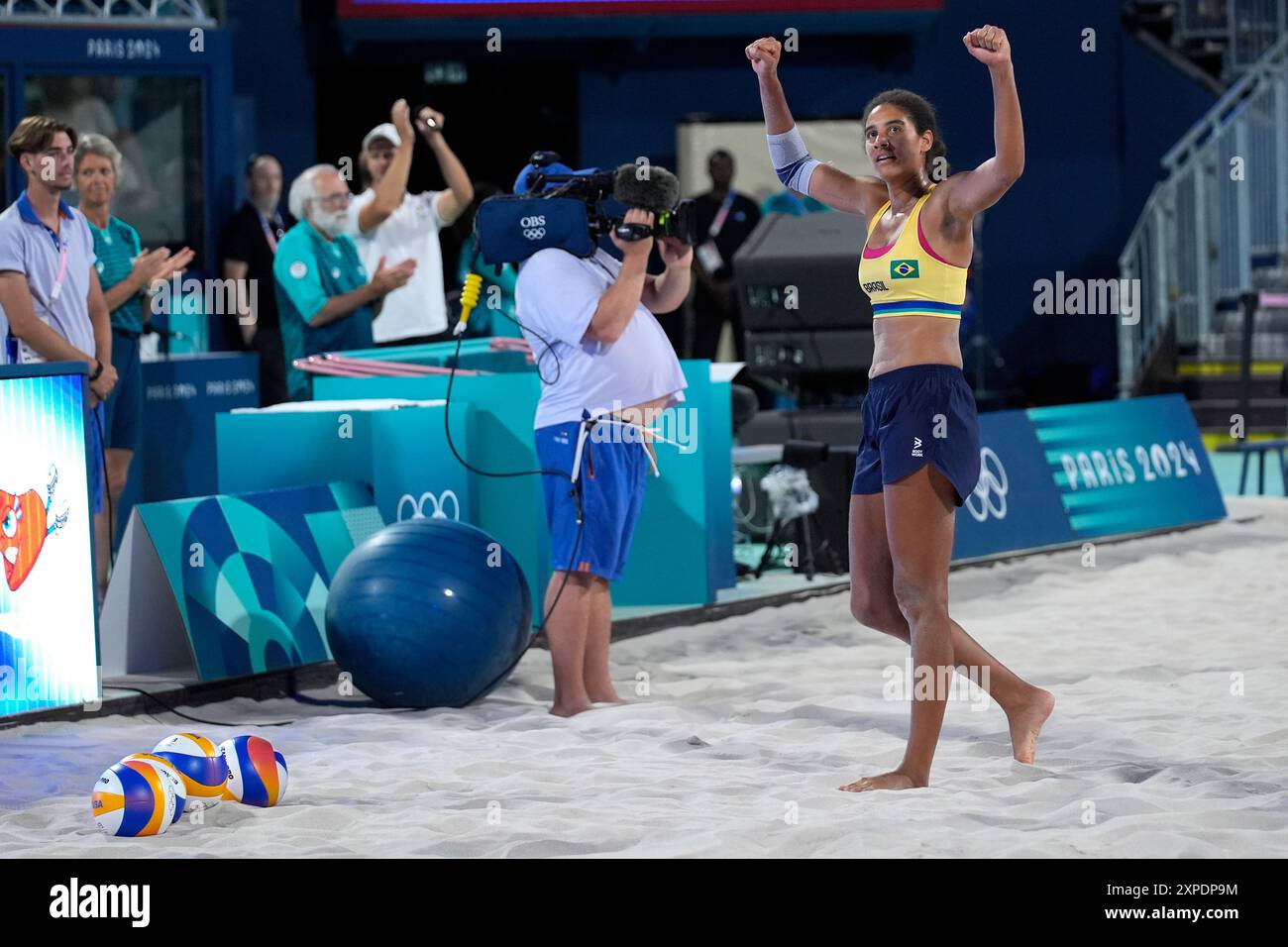 Brazil's Ana Patricia Silva Ramos celebrates a victory over Japan in a ...