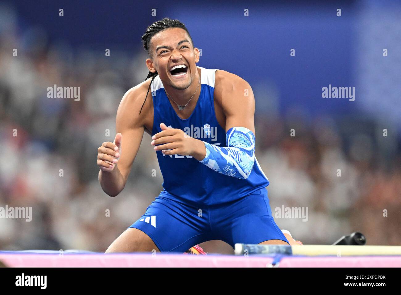 Pole vault olympics greece hi-res stock photography and images - Alamy