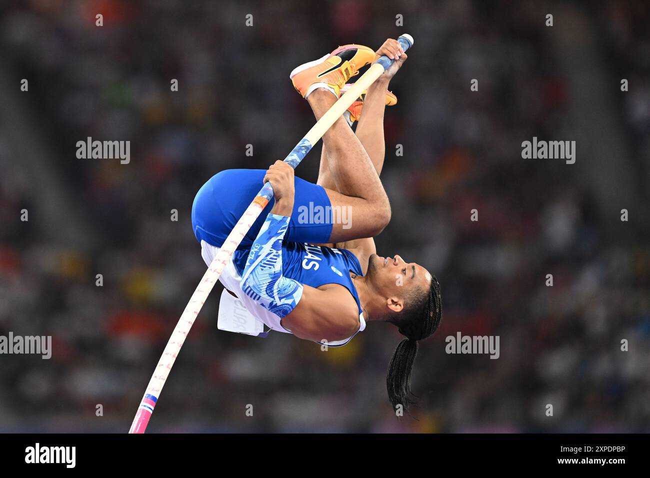 Pole vault olympics greece hi-res stock photography and images - Alamy