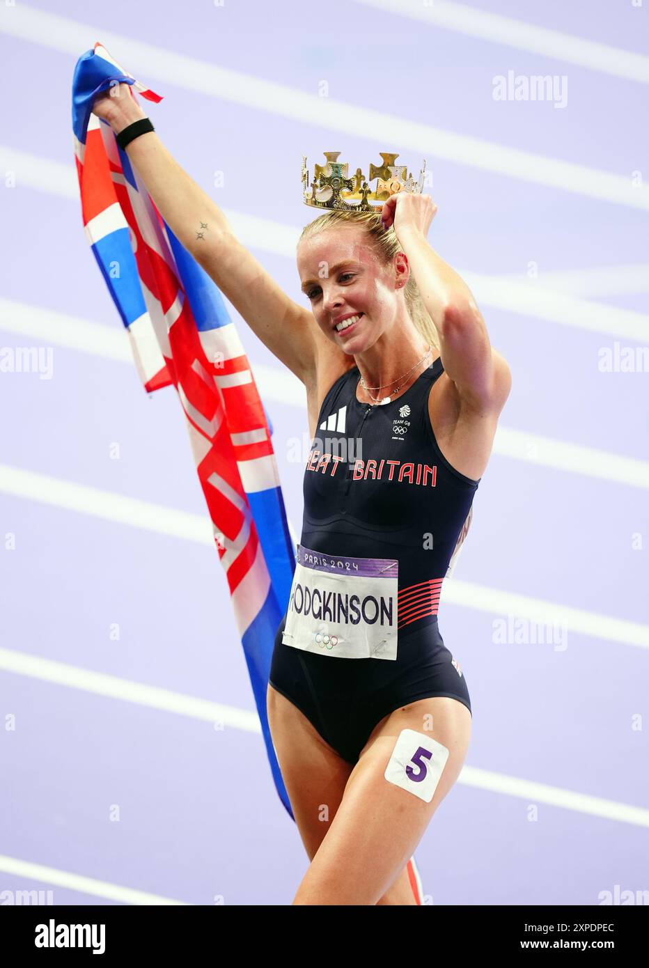 Great Britain's Keely Hodgkinson celebrates winning the Women's 800m ...