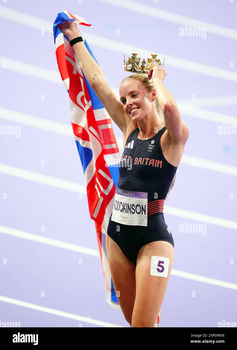 Great Britain's Keely Hodgkinson celebrates winning the Women's 800m ...