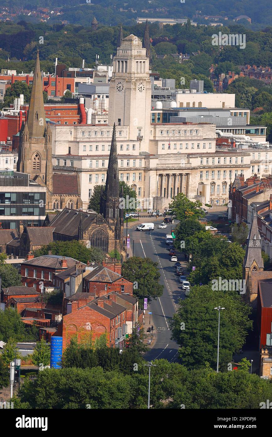 Looking towards Parkinsons Building of Leeds University from the ...