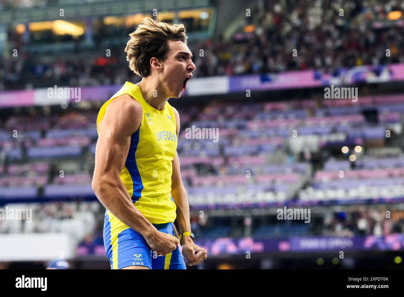 Paris, France. 5 Aug, 2024. Armand Duplantis of, Sweden. , . celebrates ...
