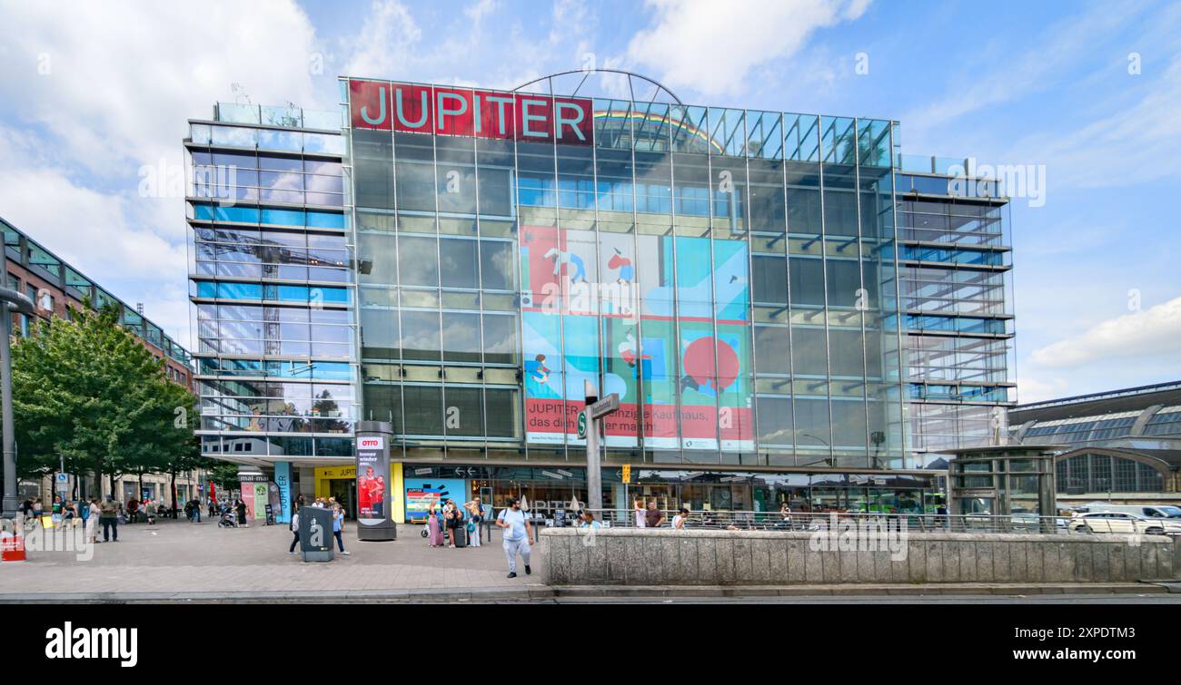 01 August 2024, Hamburg: View of the former Karstadt Sport store, which ...