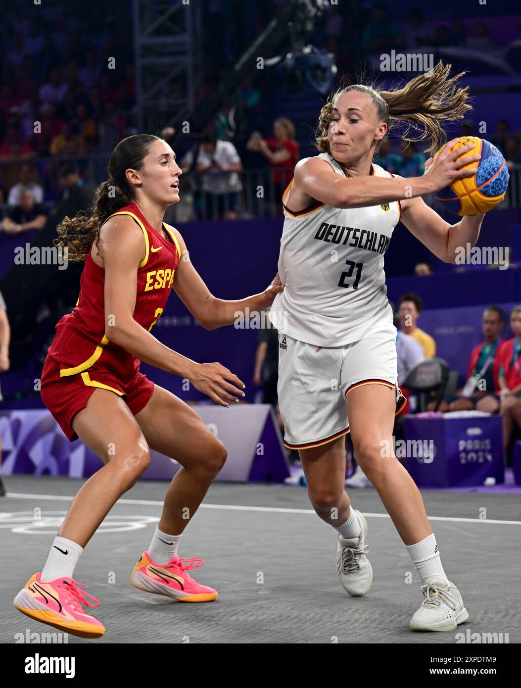 05 August 2024, France, Paris: Olympics, Paris 2024, 3x3 basketball ...