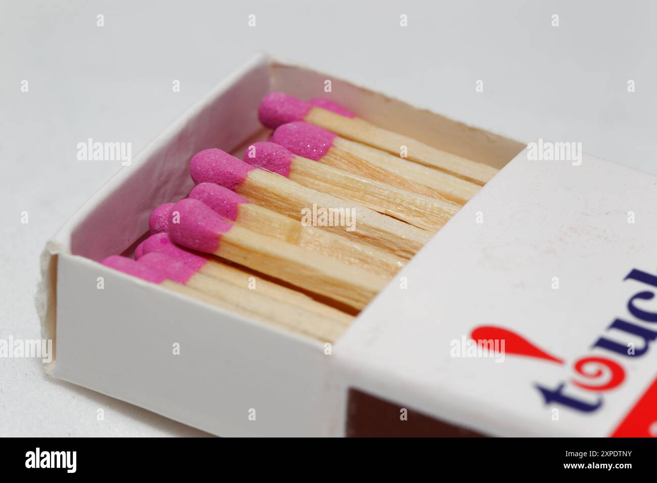 Full box matches red hi-res stock photography and images - Alamy