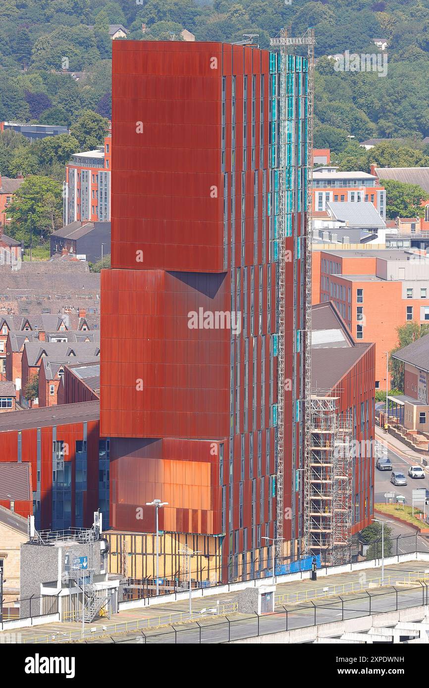 Cladding replacement works underway on the Broadcasting Tower in Leeds ...