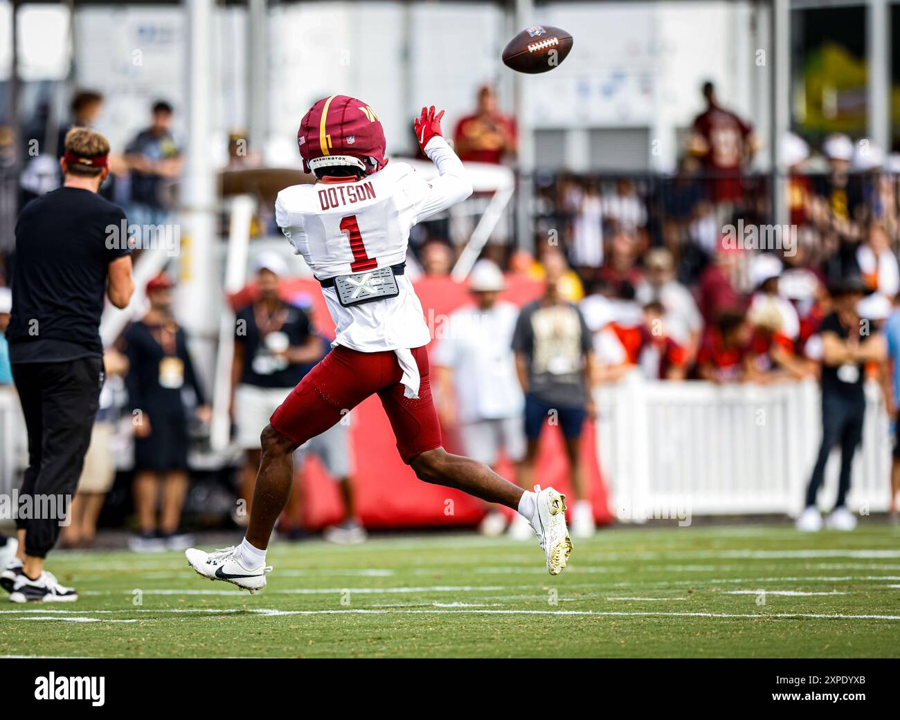 Washington Commanders wide receiver Jahan Dotson (1) makes a catch ...