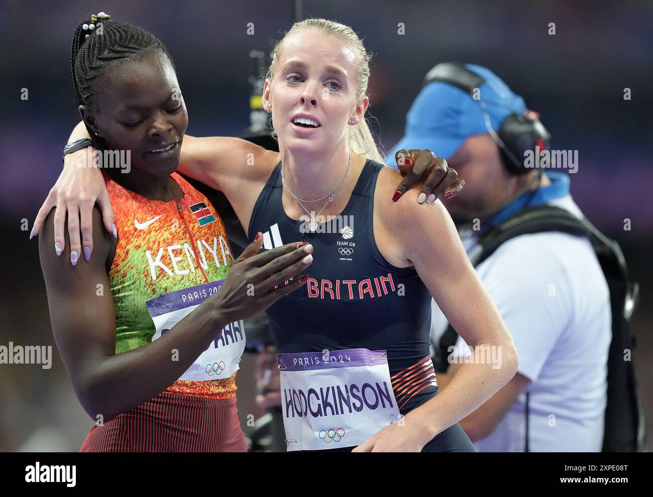 Paris, France. 5th Aug, 2024. Keely Hodgkinson (R) of Britain and Mary ...