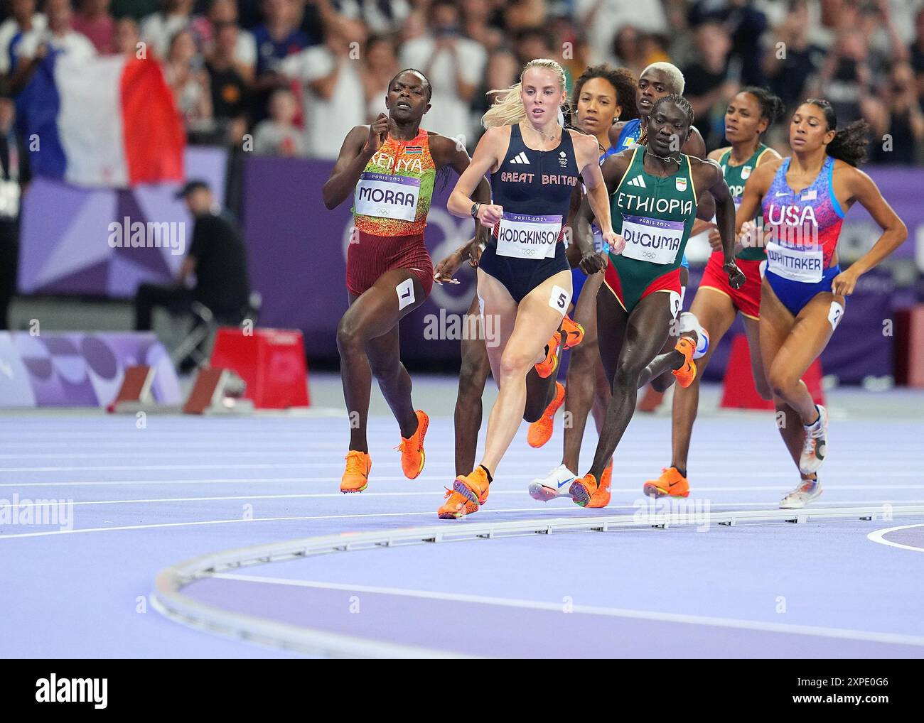 Paris, France. 5th Aug, 2024. Keely Hodgkinson (C) of Britain competes ...