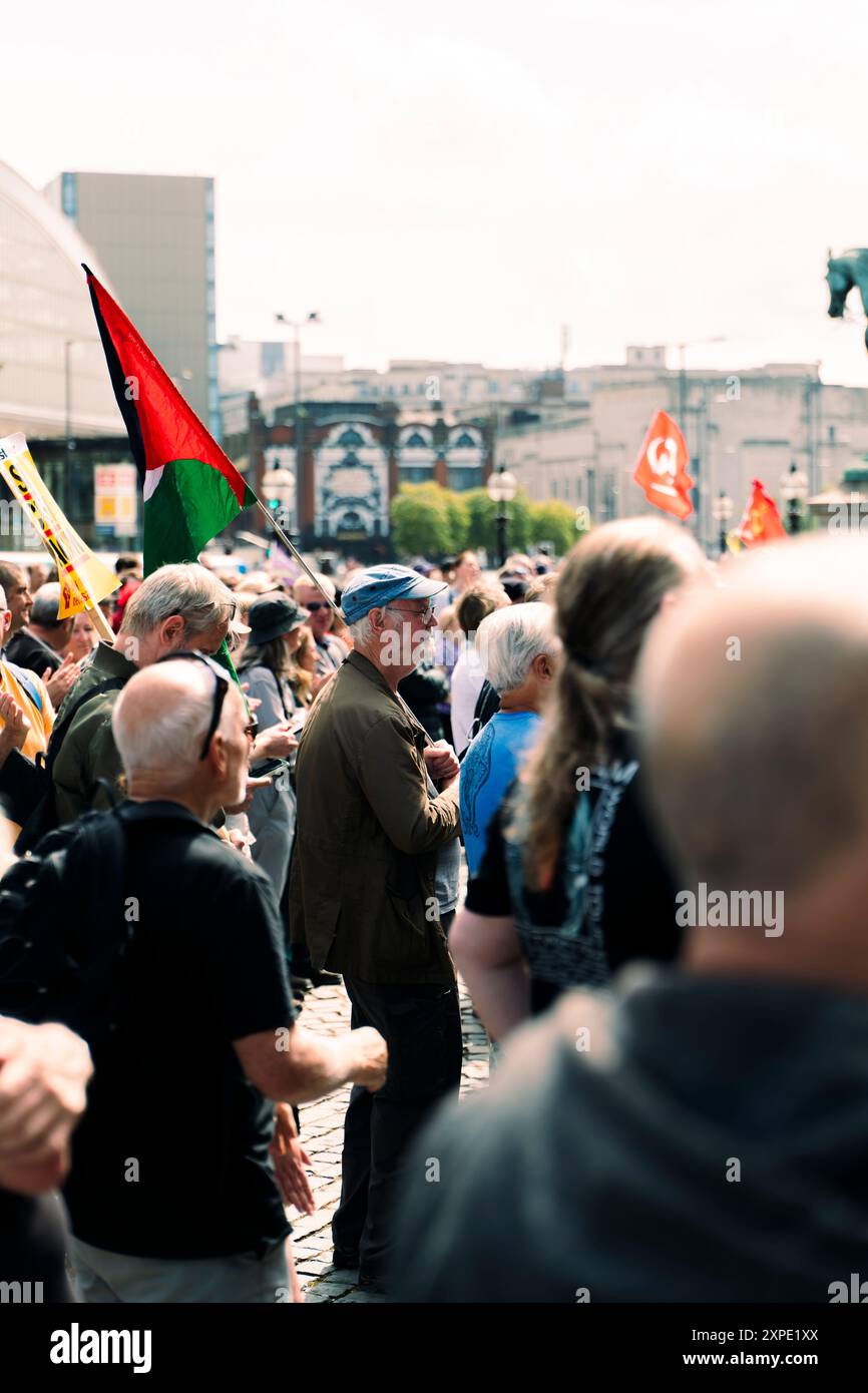 Riot Police in Liverpool during the 'save the children' fascist march ...