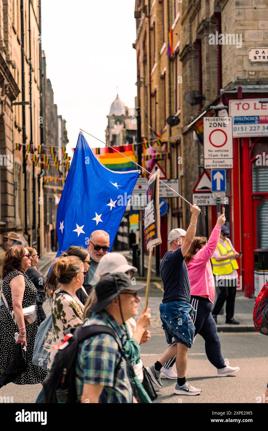 Riot Police in Liverpool during the 'save the children' fascist march ...