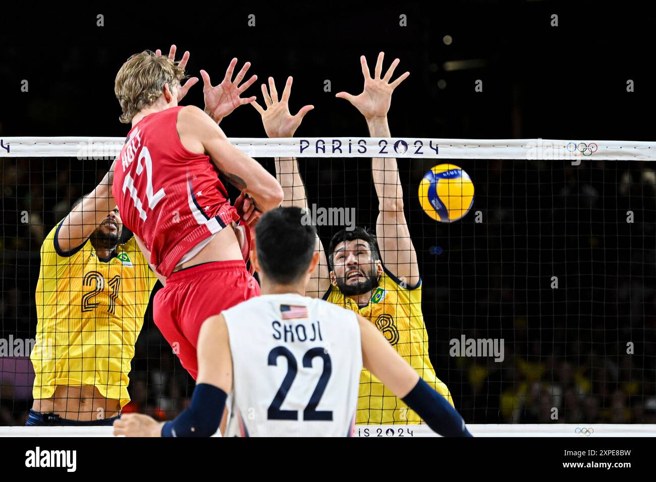 Paris, France. 05th Aug, 2024. Maxwell Holt of USA attacking during the ...