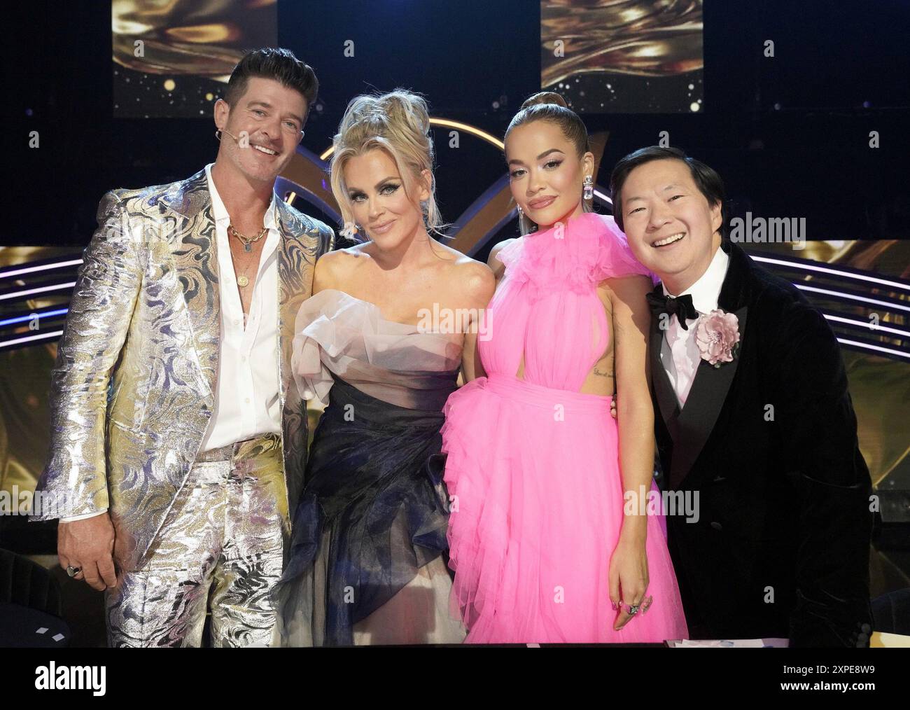 THE MASKED SINGER, from left: judges Robin Thicke, Jenny McCarthy ...