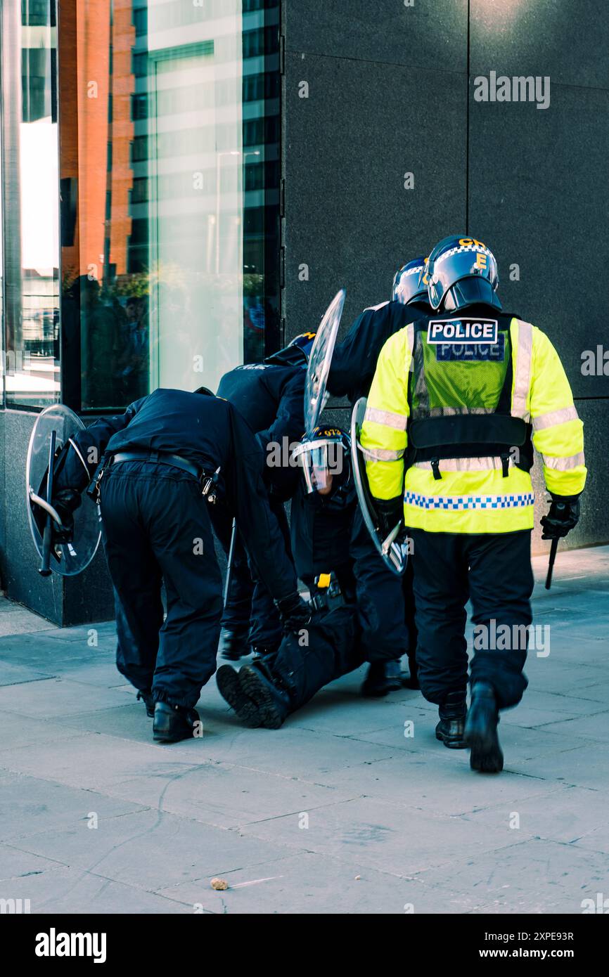 Riot Police in Liverpool during the 'save the children' fascist march ...
