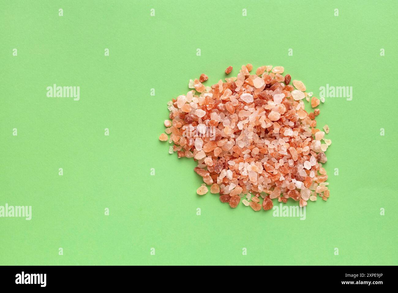 Pakistan red rock salt - Himalayan pink salt crystals Stock Photo - Alamy
