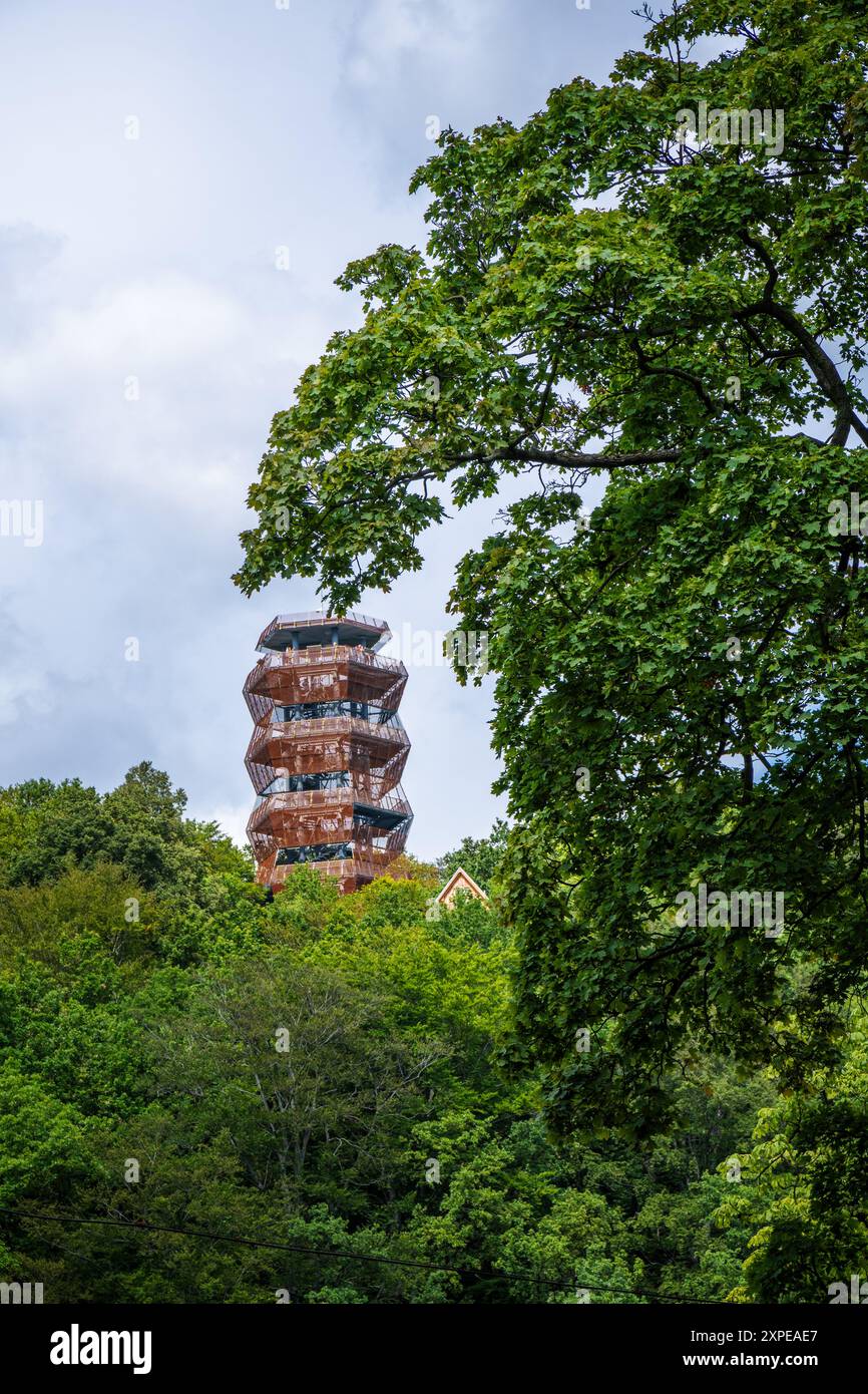 Modern scenic design hi-res stock photography and images - Alamy