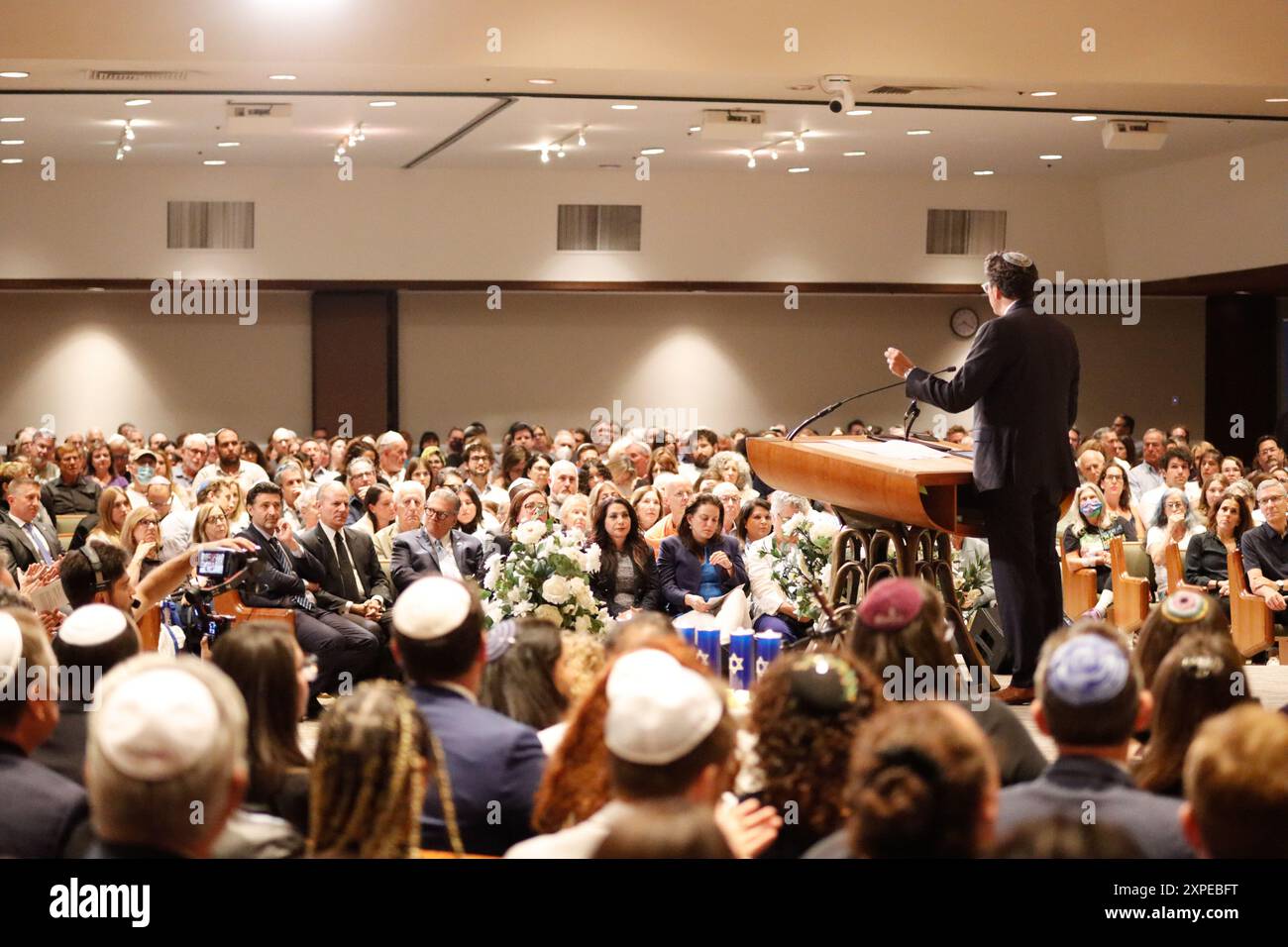 Stephen wise temple hi-res stock photography and images - Alamy