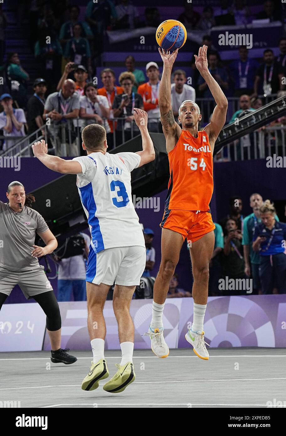 Paris, France. 5th Aug, 2024. Worthy de Jong of the Netherlands shoots ...